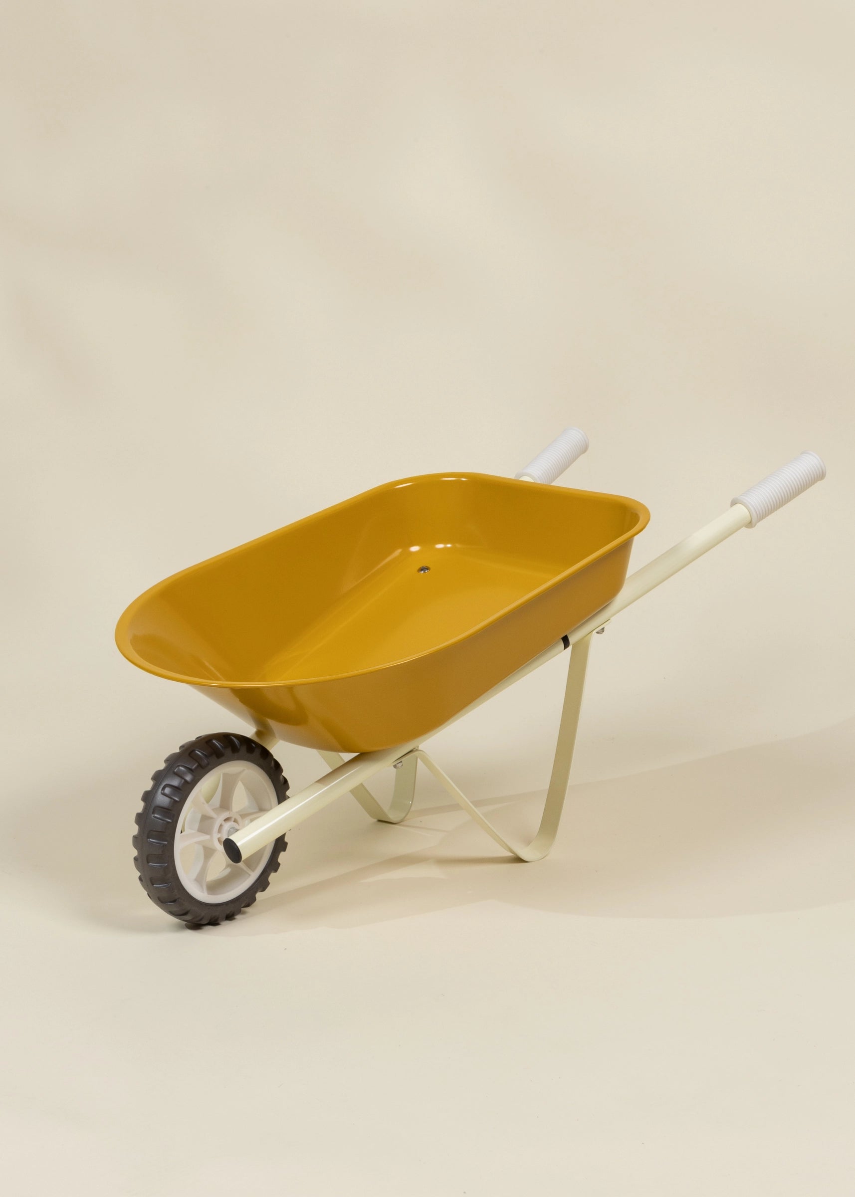 Heritage Wheelbarrow – Goldfish – Coco Village